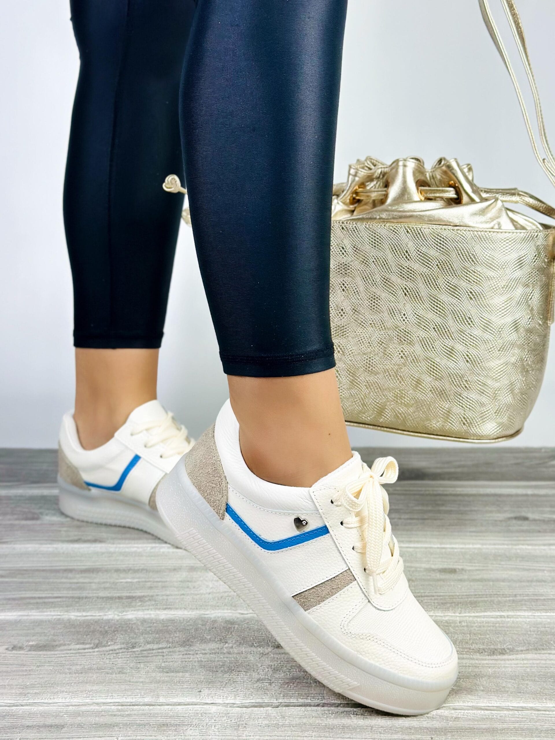 Tenis Luna talco celeste- Elegancia y Confort en Cada Paso