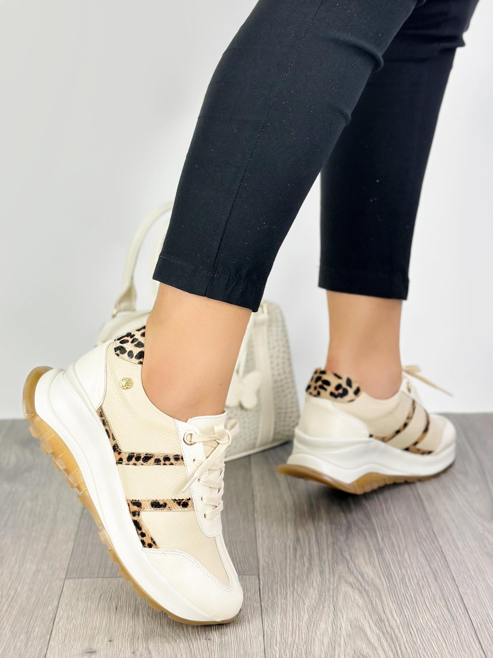 Grit Talco x Capuchino Print- Elegancia y Confort en Cada Paso