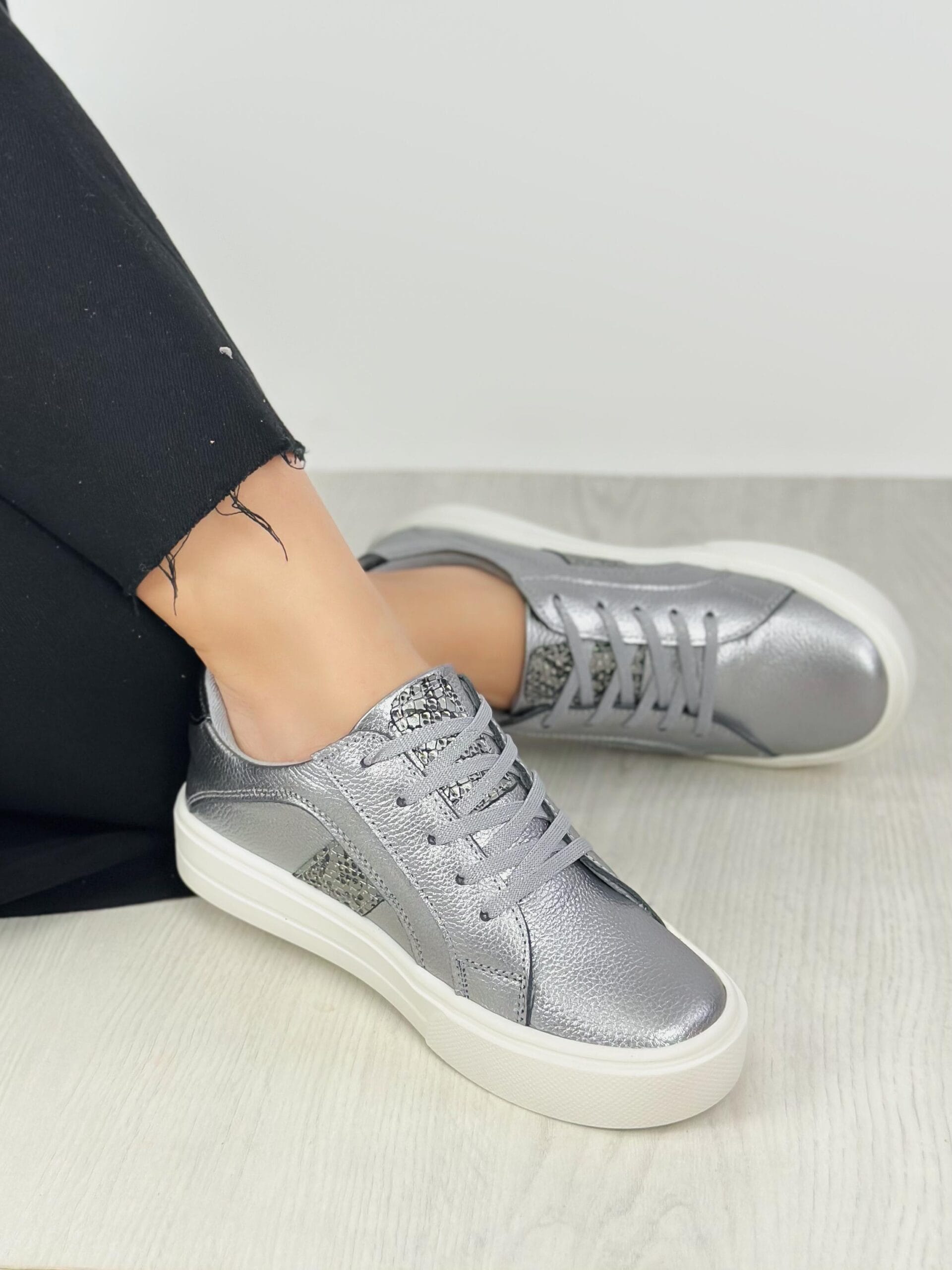 Tenis Swift Caño Fusil - Elegancia y Confort